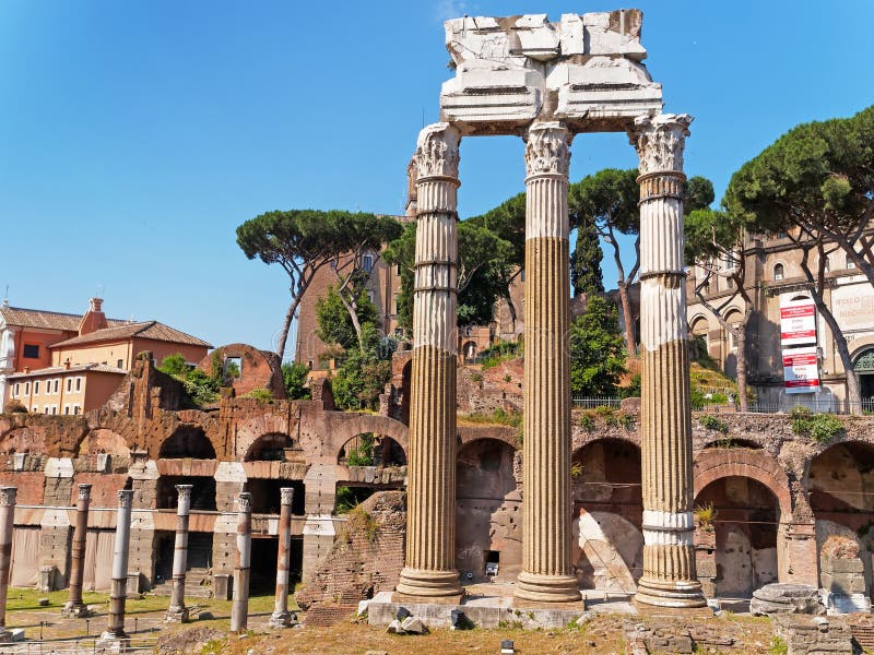 Columnas Romanas En Roma, Italia Imagen de archivo editorial - Imagen ...