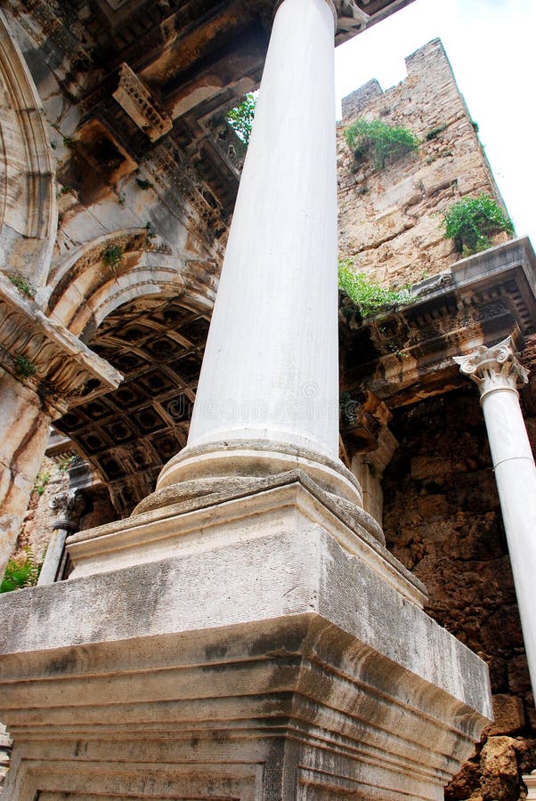 Columns Picture. Image: 15884304