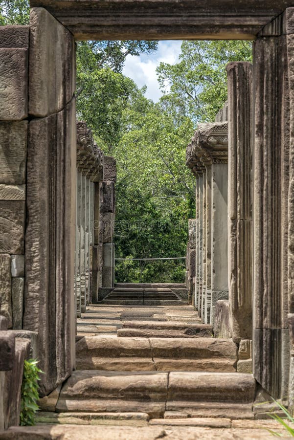 Columns and Arches, Angkor Wat, Cambodia Stock Image - Image of inside ...