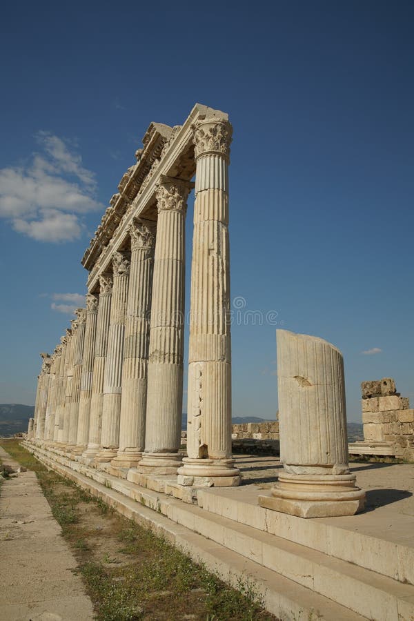 Columns in Laodicea on the Lycus Ancient City in Denizli, Turkiye Stock ...