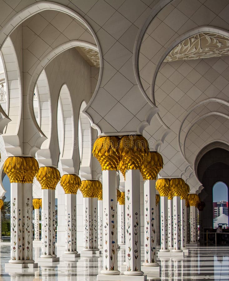 Columns at Sheik Zayed Mosque Stock Image - Image of archway, capital ...