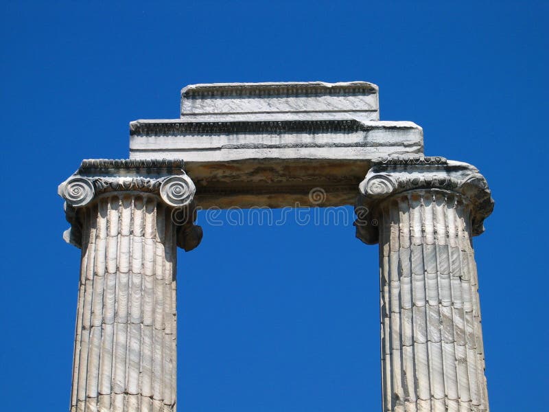 Colunas gregas imagem de stock. Imagem de praia, férias - 5082315