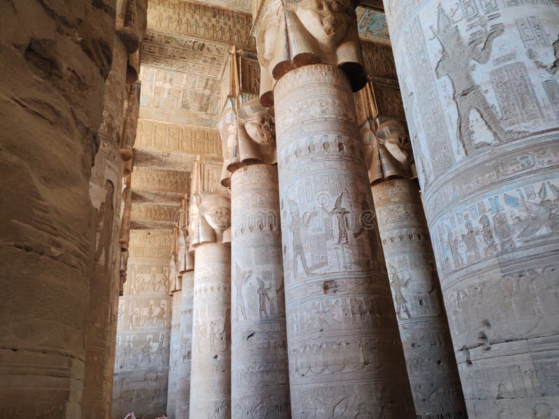 Colunas No Templo De Dendera De Hathor Imagem de Stock - Imagem de arquitetura, colunas: 377809919