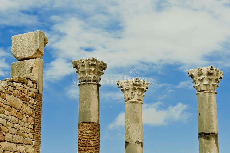 Colunas romanas antigas foto de stock. Imagem de teatro - 117872612