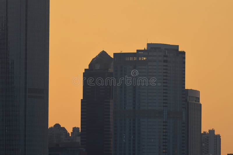 Com O Sol E Nuvens Acima Do Horizonte Jan 15 2024 Foto Editorial ...