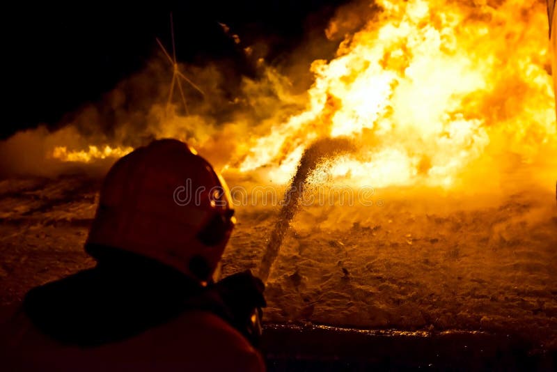 Combat d'un incendie photo stock. Image du incendie, combat - 2622746
