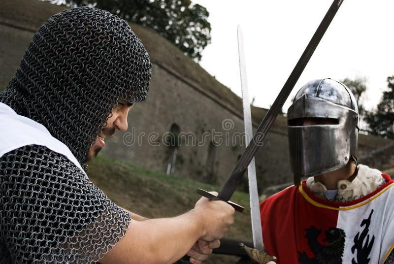 Combat de deux chevaliers photo stock. Image du honneur - 11683496