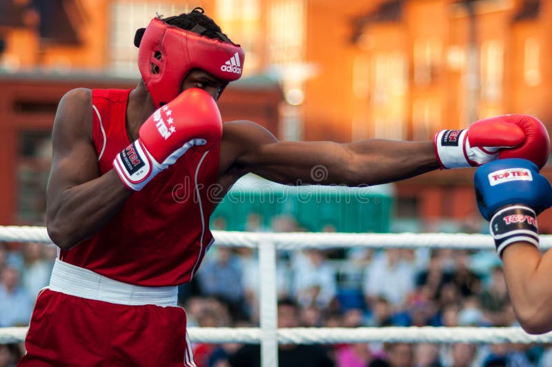 Combate de boxeo imagen de archivo editorial. Imagen de gente - 51311409