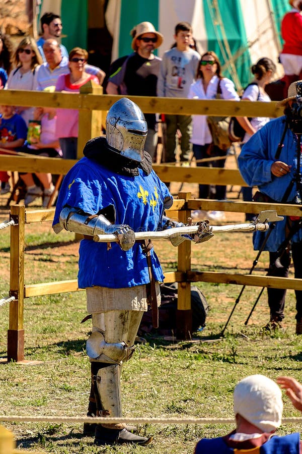 Combate medieval foto editorial. Imagen de viejo, combativo - 40324311