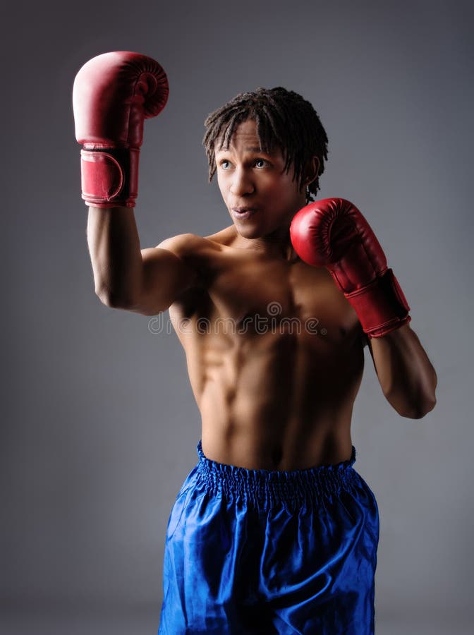 Combattant Masculin De Boxe Photo stock - Image du agression, boxeur ...