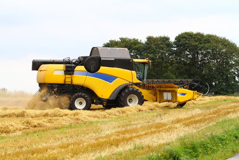 Combine harvester stock photo. Image of farmer, agriculturalist - 20827986