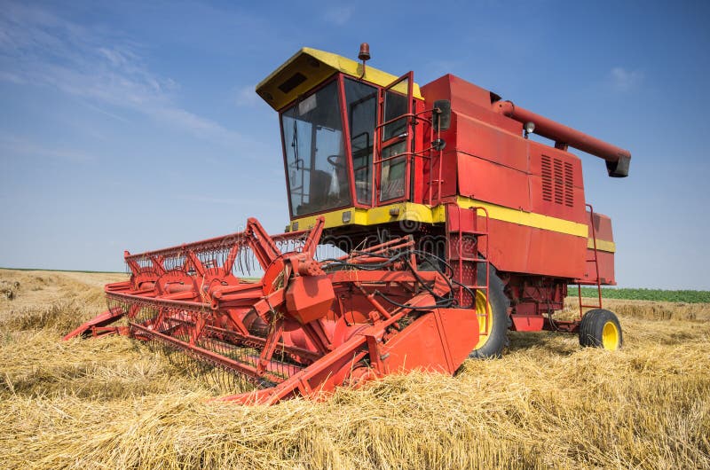 Combine working stock image. Image of combine, land, corn - 32322727