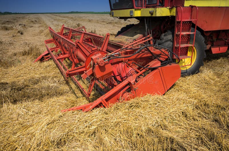 Combine working stock image. Image of golden, land, crop - 32322959