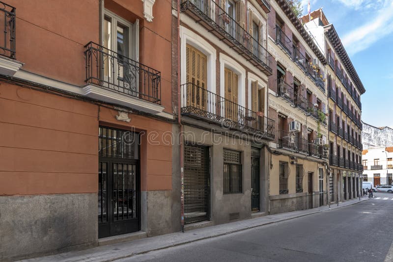 Combining Different Materials Can Create Interesting and Attractive ...