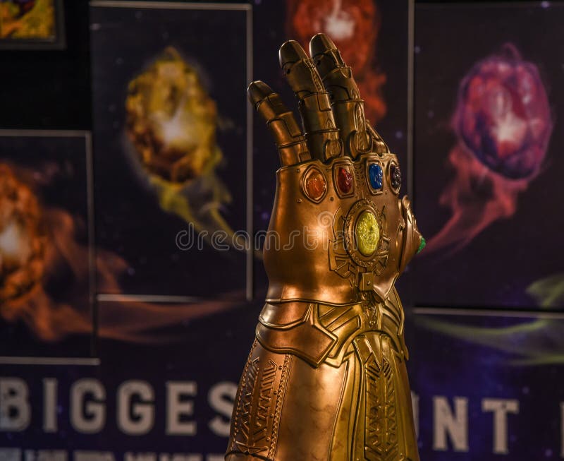 Infinity Gauntlet, Thanos, Avengers, Endgame, Comic Con Editorial ...