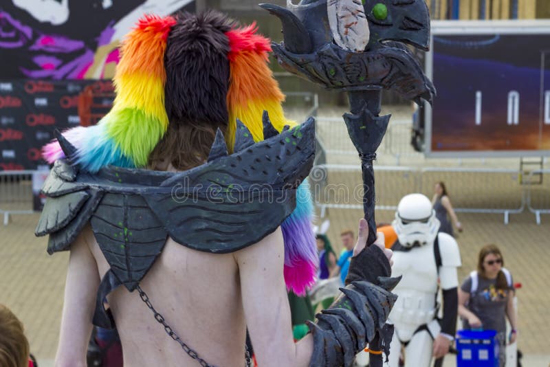 Comic Con London 2016 editorial image. Image of crowd - 73569965