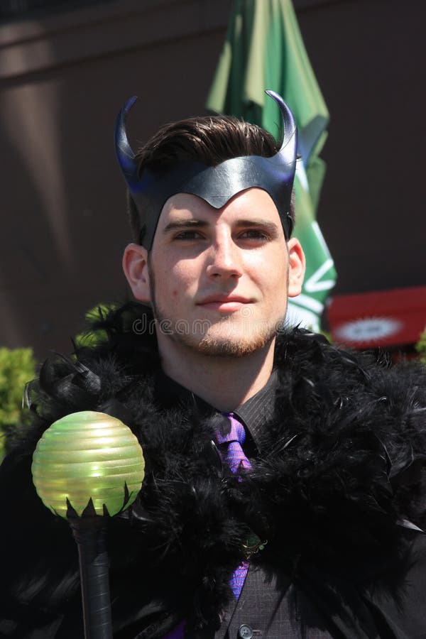 Comic Con 2014 editorial stock photo. Image of costume - 43581928