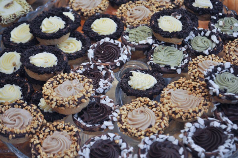 Comida cocida pasteles foto de archivo. Imagen de torcer - 124187338