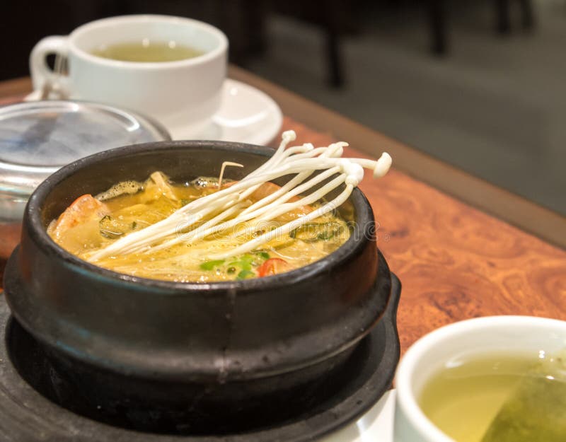 Sopa coreana foto de archivo. Imagen de coreano, material - 46123170