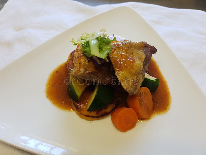 Comida de cena fina imagen de archivo. Imagen de fino - 141545063