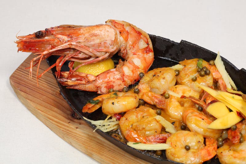 Comida De Cena Fina, Camarones Deliciosos Foto de archivo - Imagen de ...