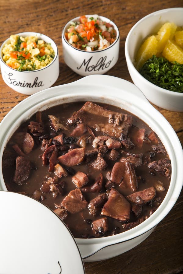 Comida De Feijoada Del Brasileño Imagen de archivo - Imagen de cena ...