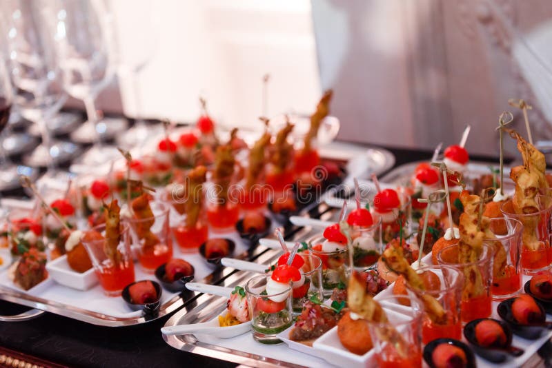 Comida De La Tabla De Comida Fría Foto de archivo - Imagen de fresco ...