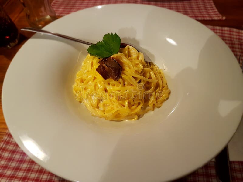 Comida De Las Pastas De La Trufa Imagen de archivo - Imagen de ...