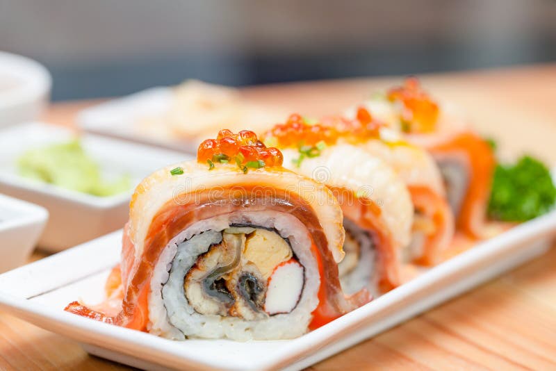 Comida de Maki Japanese imagen de archivo. Imagen de alimento - 80788945