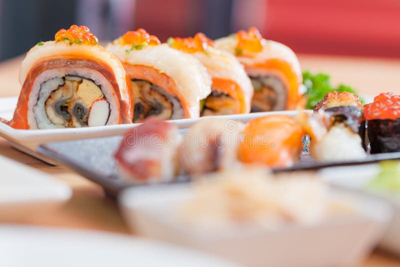 Comida de Maki Japanese imagen de archivo. Imagen de comida - 80787853