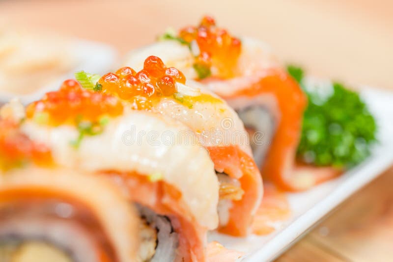 Comida de Maki Japanese imagen de archivo. Imagen de alimento - 80788945