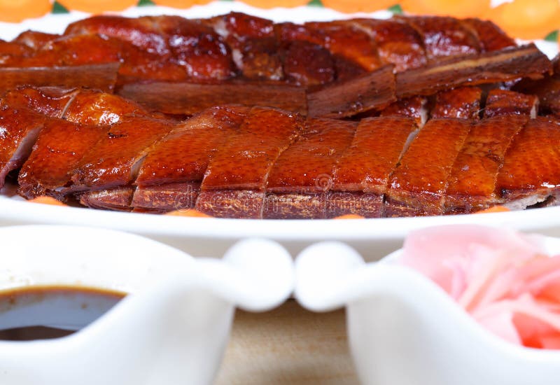 Comida del pato foto de archivo. Imagen de rosa, verde - 116258758