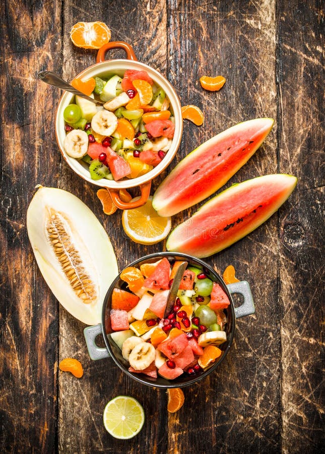 Comida Tropical Servida Al Aire Libre En El Cocinero Islands De La ...
