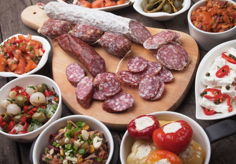 Comida Española De Los Tapas Imagen de archivo - Imagen de blanco ...