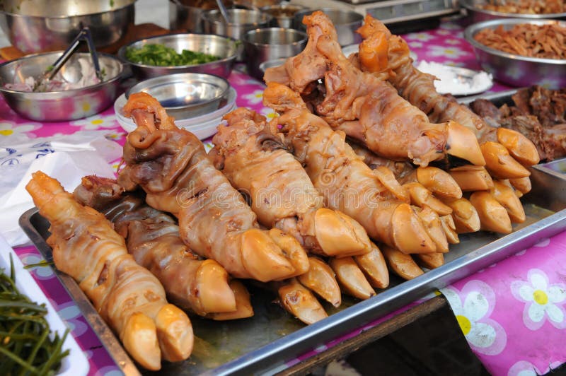 Comida Exótica De La Calle En China Foto de archivo - Imagen de ...
