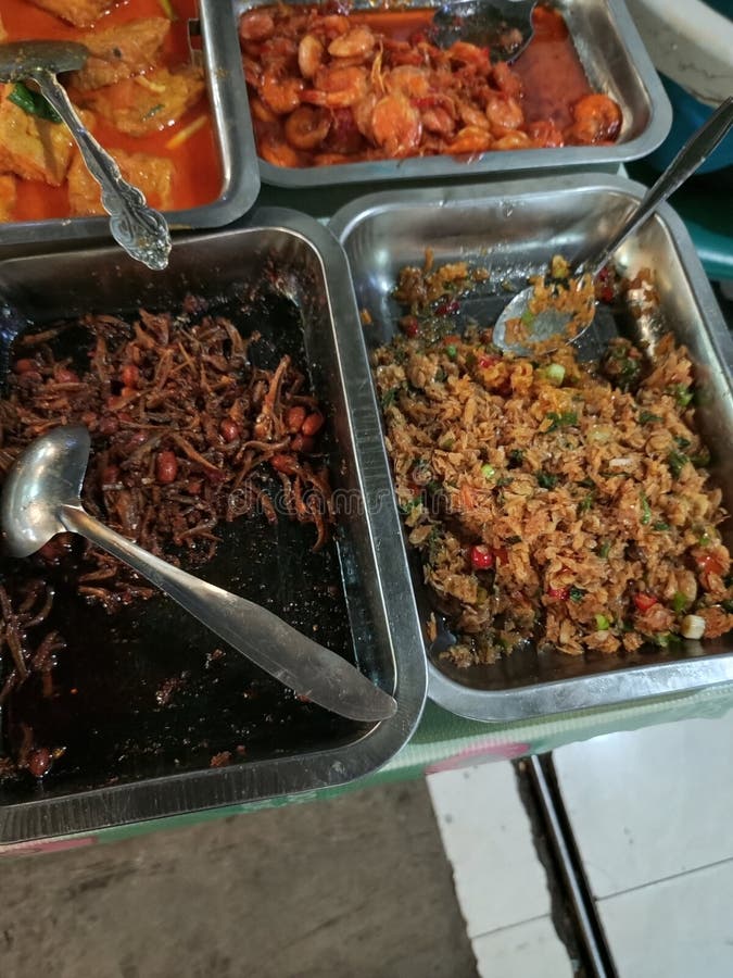 Comida Hambrienta Khas Sunda Indonesia Imagen de archivo - Imagen de ...