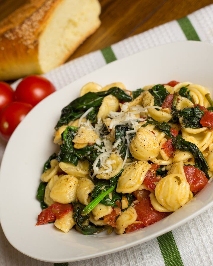 Comida Italiana De Las Pastas Imagen de archivo - Imagen de almuerzo ...