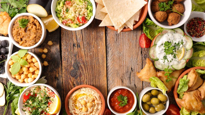 Platos Libaneses Variados Con Espacio Para El Texto: Falafel, Pan Pita ...