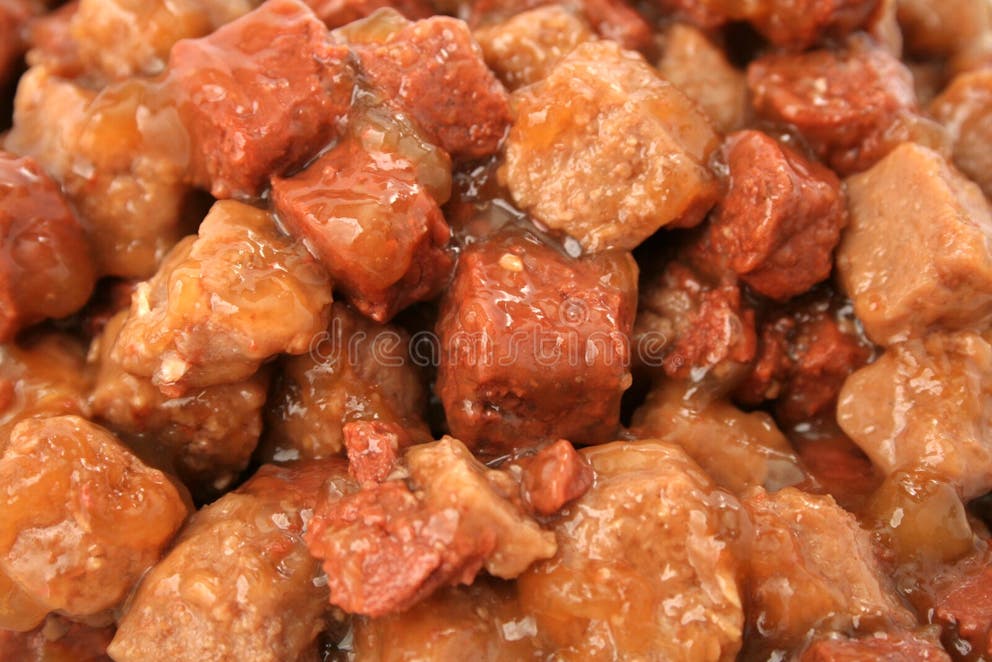 Comida Para Los Gatos Y Los Perros Foto de archivo - Imagen de alimento ...