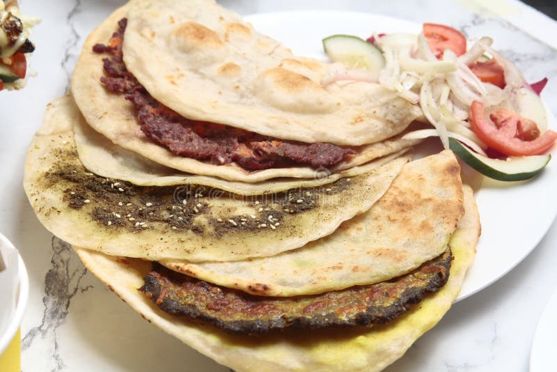 Comida persa variada imagen de archivo. Imagen de cena - 224895885