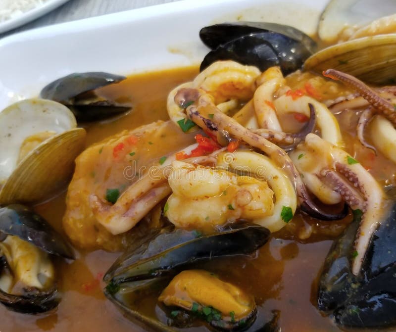 COMIDA PERUANA: Lunch Picante De Mariscos Imagen de archivo - Imagen de ...