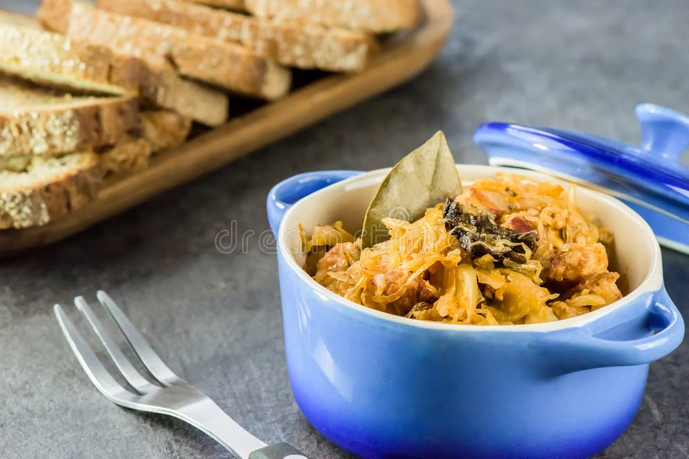 Comida Polaca Tradicional - Bigos Imagen de archivo - Imagen de ...