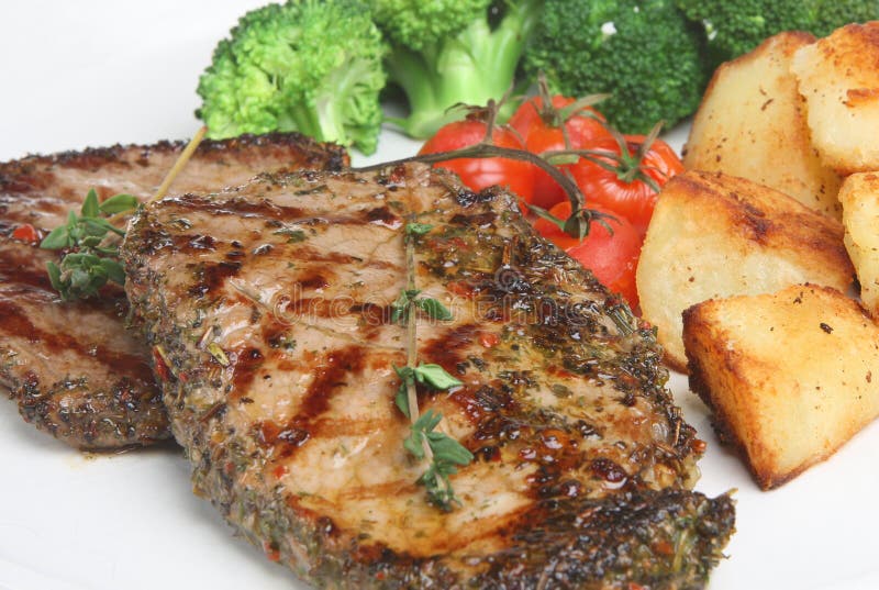 Comida Sazonada Con Pimienta Del Filete Imagen de archivo - Imagen de ...