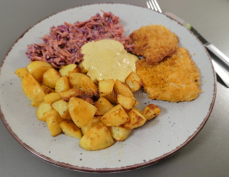 Comida Simple Y Deliciosa Preparada a Solas Foto de archivo - Imagen de ...