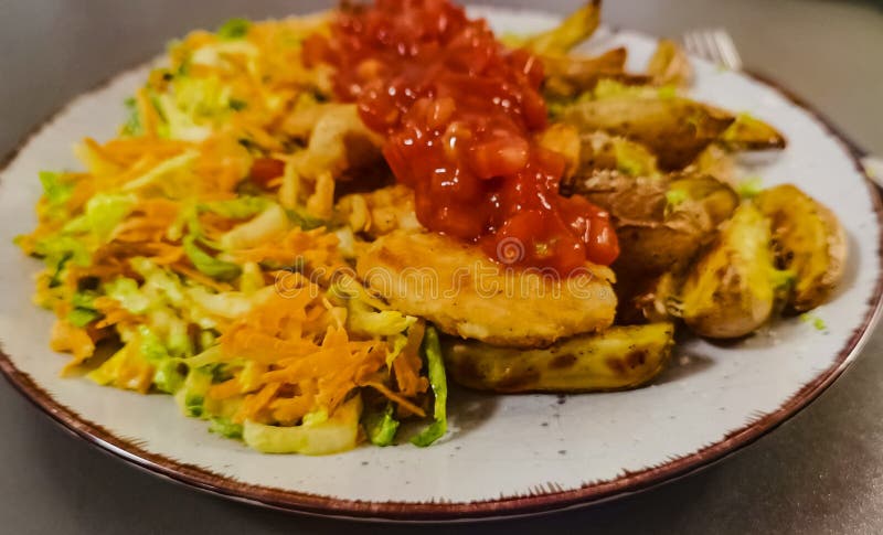 Comida Simple Y Deliciosa Preparada a Solas Foto de archivo - Imagen de ...