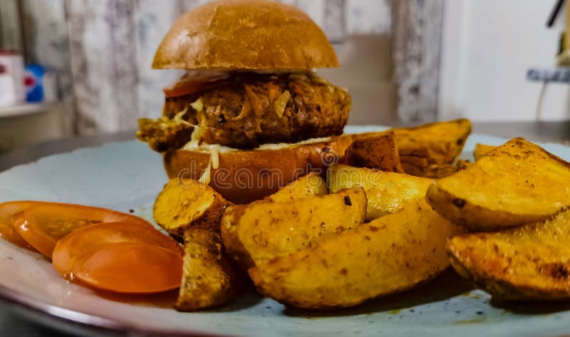 Comida Simple Y Deliciosa Preparada a Solas Foto de archivo - Imagen de ...