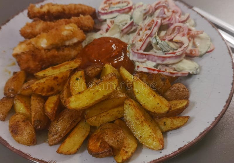 Comida Simple Y Deliciosa Preparada a Solas Imagen de archivo - Imagen ...