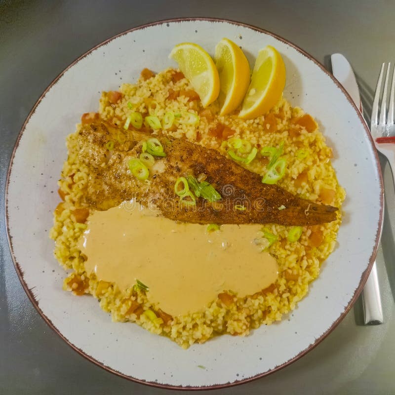 Comida Simple Y Deliciosa Preparada a Solas Foto de archivo - Imagen de ...