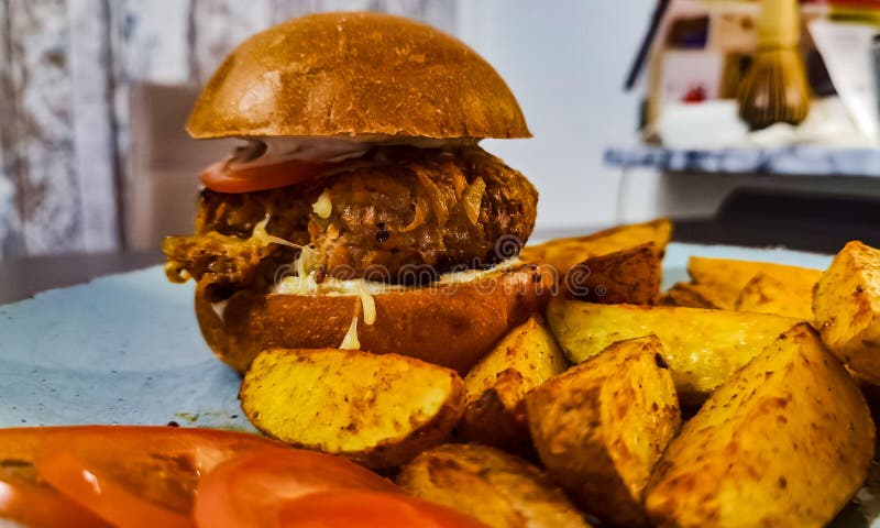 Comida Simple Y Deliciosa Preparada a Solas Imagen de archivo - Imagen ...