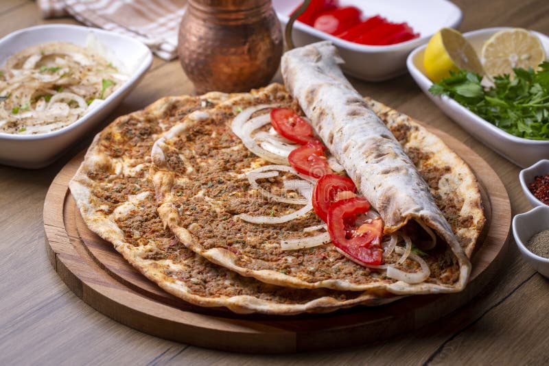 Comida Turca Pizza Turca Lahmacun Imagen de archivo - Imagen de ...